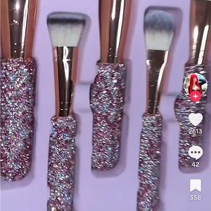 Makeup | Heartstopper Glitz And Glam Pink 28pc Essentials Collection ...